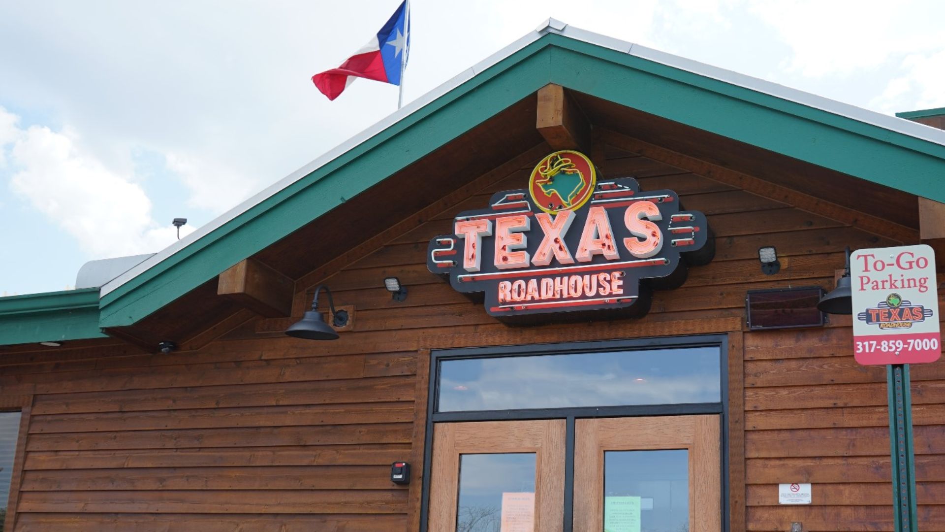 Texas Roadhouse restaurants across the nation will donate all profits ...